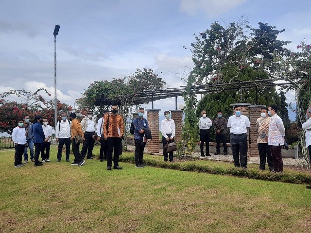 Luhut dan Menlu China Kunjungi Danau Toba, Ini Jadwal Perjalananya Hari ... Luhut dan Menlu China Kunjungi Danau Toba, Ini Jadwal Perjalananya Hari ...