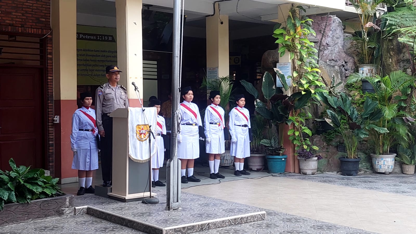 IPTU Marwan menjadi Pembina Upacara Hari Lahir Pancasila Tahun 2024 di ...